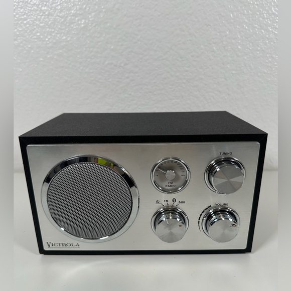 Victrola | Portable Audio & Video | Victrola Houston Retro Desktop Fm ...